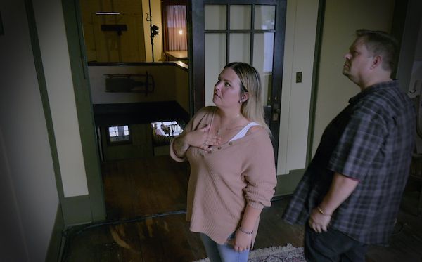 恐怖の心霊実験…「28デイズ・ホーンテッド: 超常現象を探れ」がNetflixで配信！─実在する心霊スポットを紹介